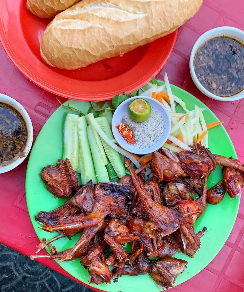 Top 5 Địa chỉ bán cút chiên bơ ngon nhất TP.HCM - Top Chuẩn